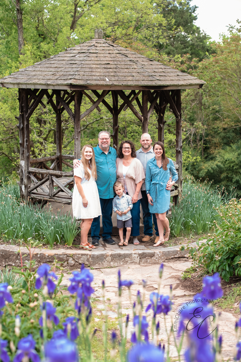 Edgar Family Portrait Session | emmiclaire.com