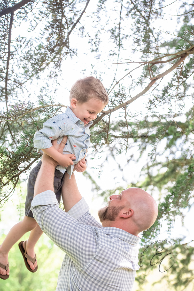 Edgar Family Portrait Session | emmiclaire.com